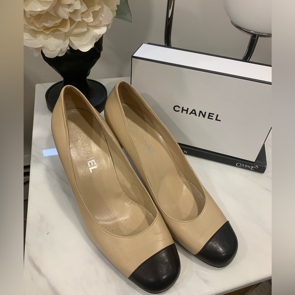 CHANEL | Shoes | Chanel Capped Toe Round Heels In Nude Black Size 4 ...